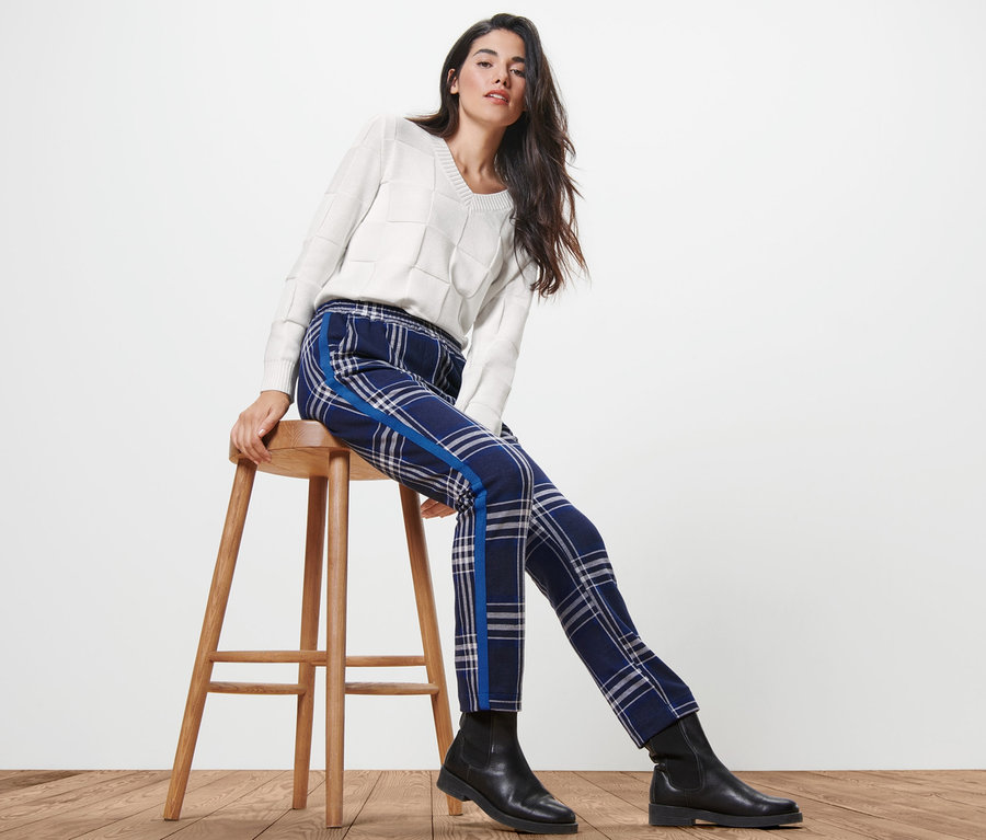 Spodnie joggery z kratkę 666715 w Tchibo